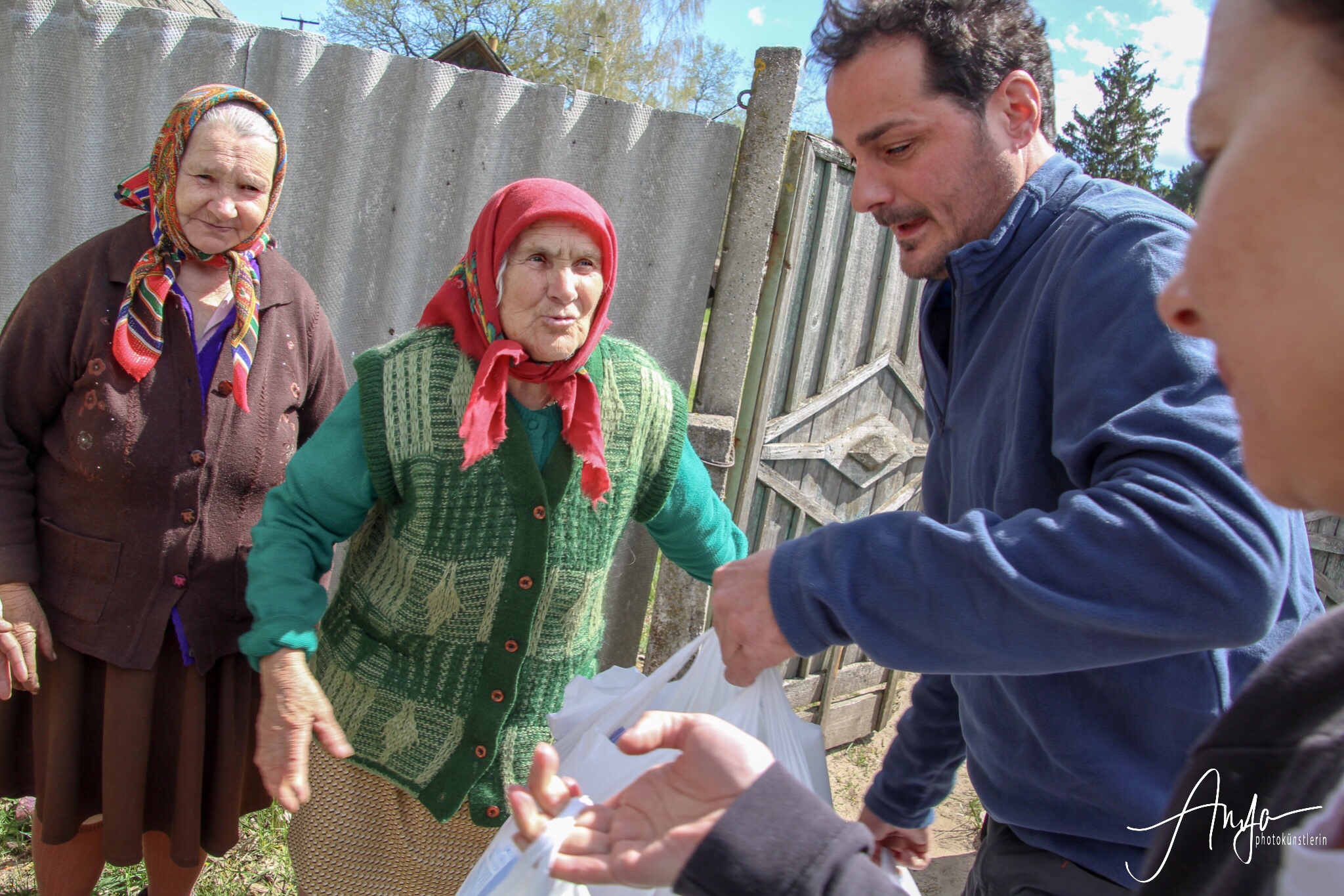 Samosely: The images of Chernobyl illegal residents – RANDOM Times