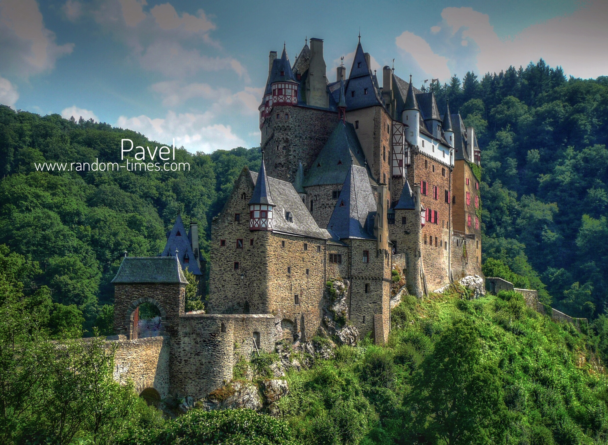 Burg Eltz: A great medieval castle owned by the same family for over ...